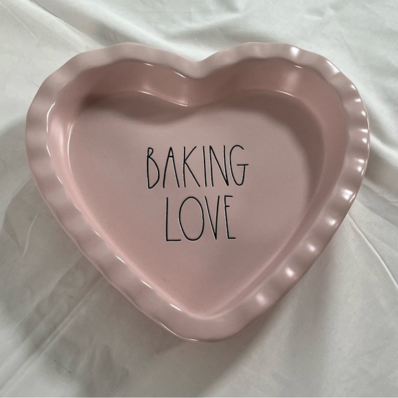Rae Dunn | Kitchen | Nwt Rae Dunn Baking Love Heart Shaped Baking Dish ...